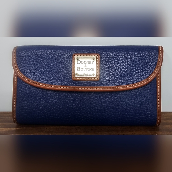 Dooney & Bourke | Bags | Dooney Bourke Pebble Grain Leather Continental ...